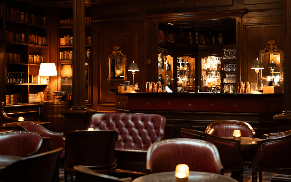 The Library Bar - Historisk cocktailbar i København - Ligula